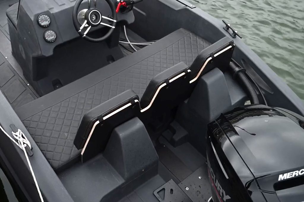 SeaStorm 17 HDPE Advantage - Seastorm-boot.de